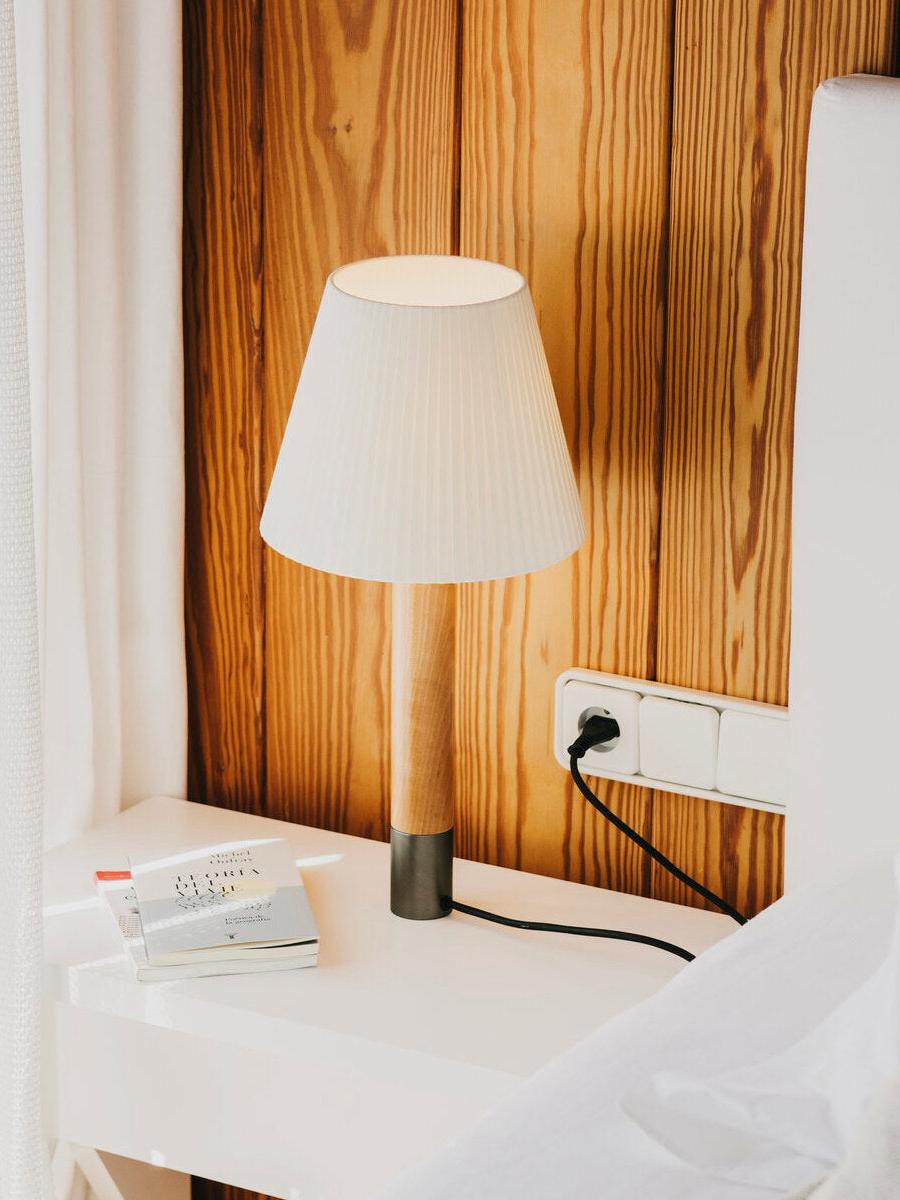 Basica M1 Table Light