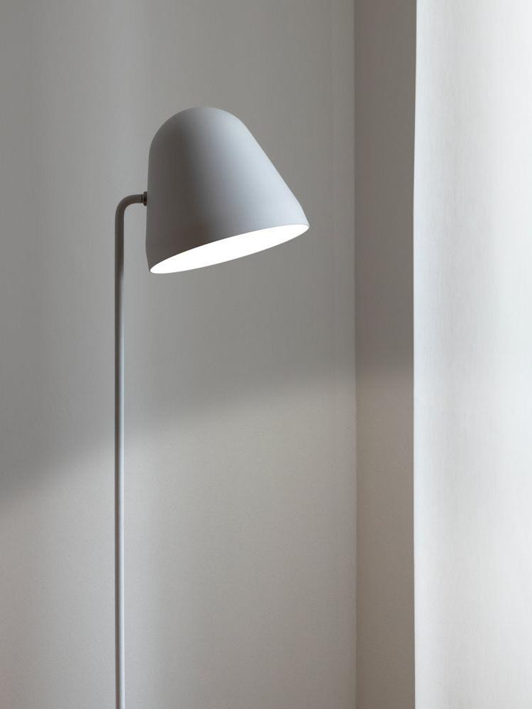 Tilt S Floor Light